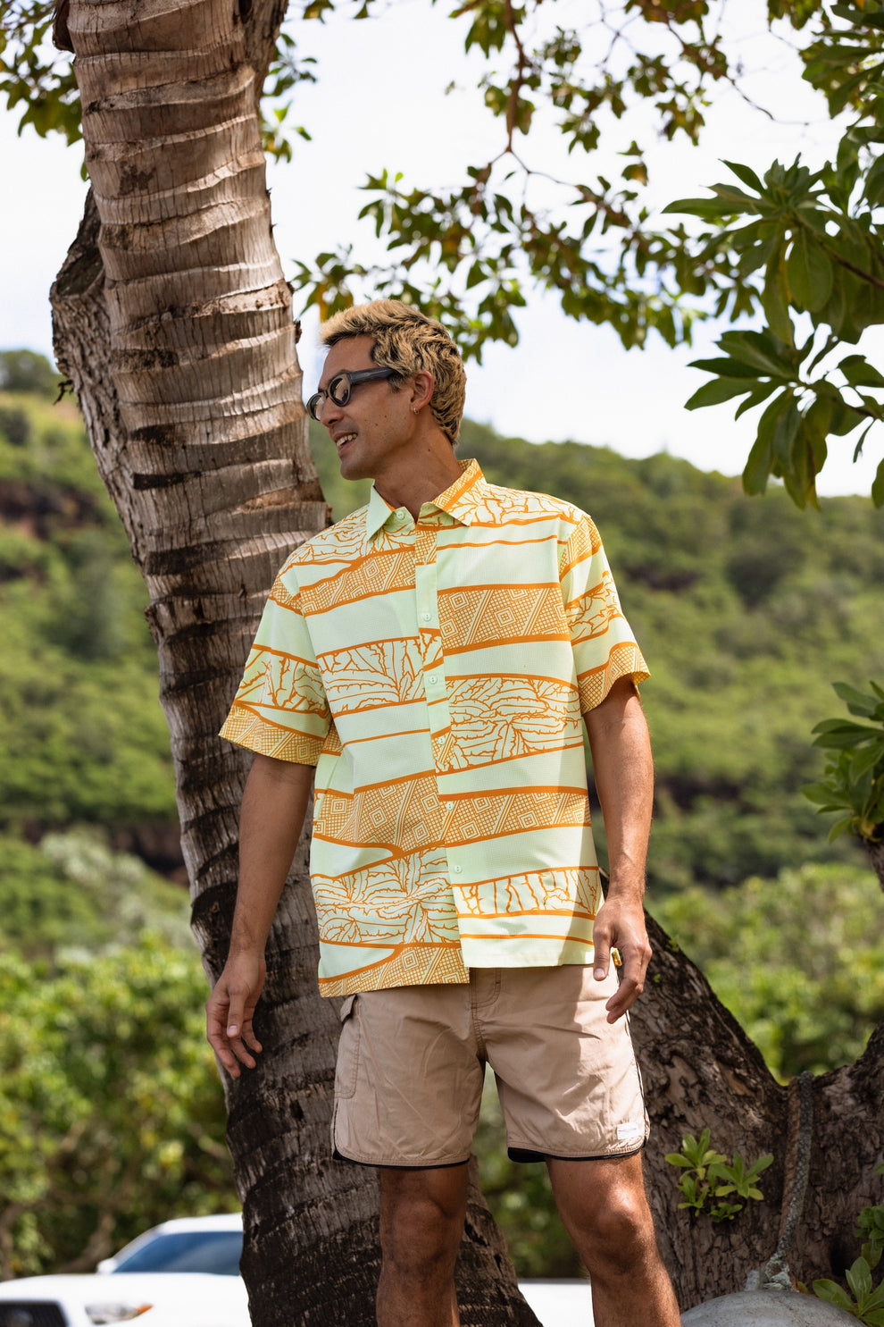 Ka Uluwehi O Ke Kai Holopali Aloha Shirt- Summer Pear – Sig Zane Designs