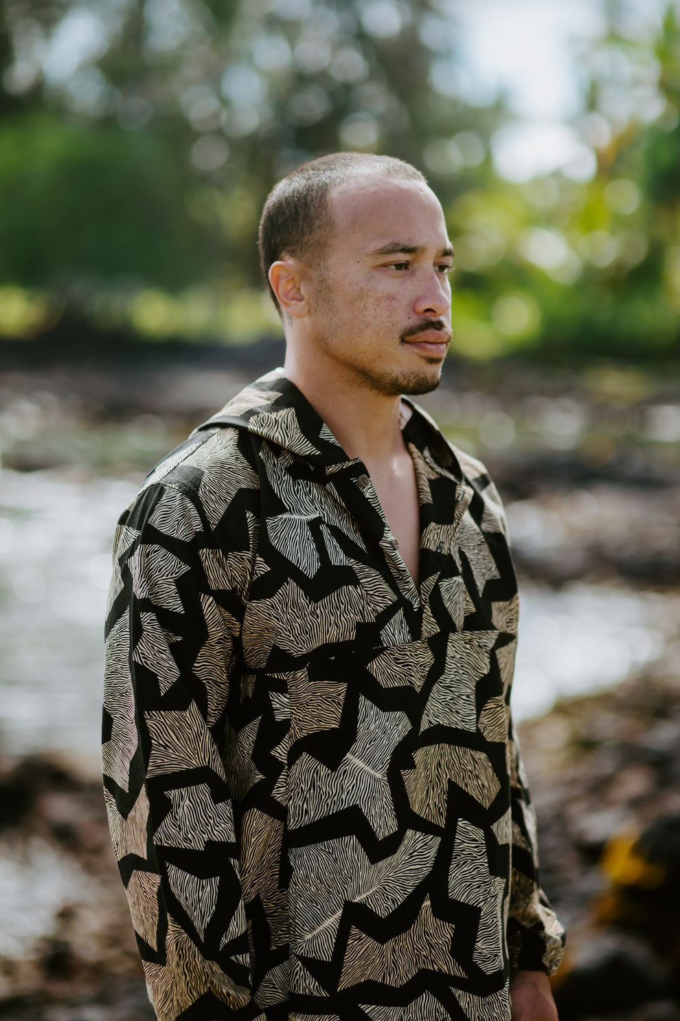 Uku ʻĀkoʻakoʻa ʻAhuna Anorak Jacket- Cappuccino – Sig Zane Designs